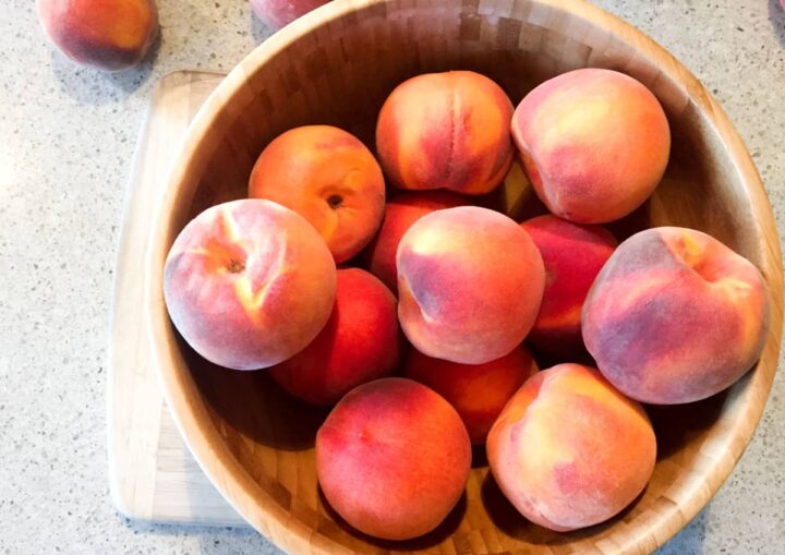 How to Freeze Peaches - a Step by Step Guide - Eat Your Way Clean